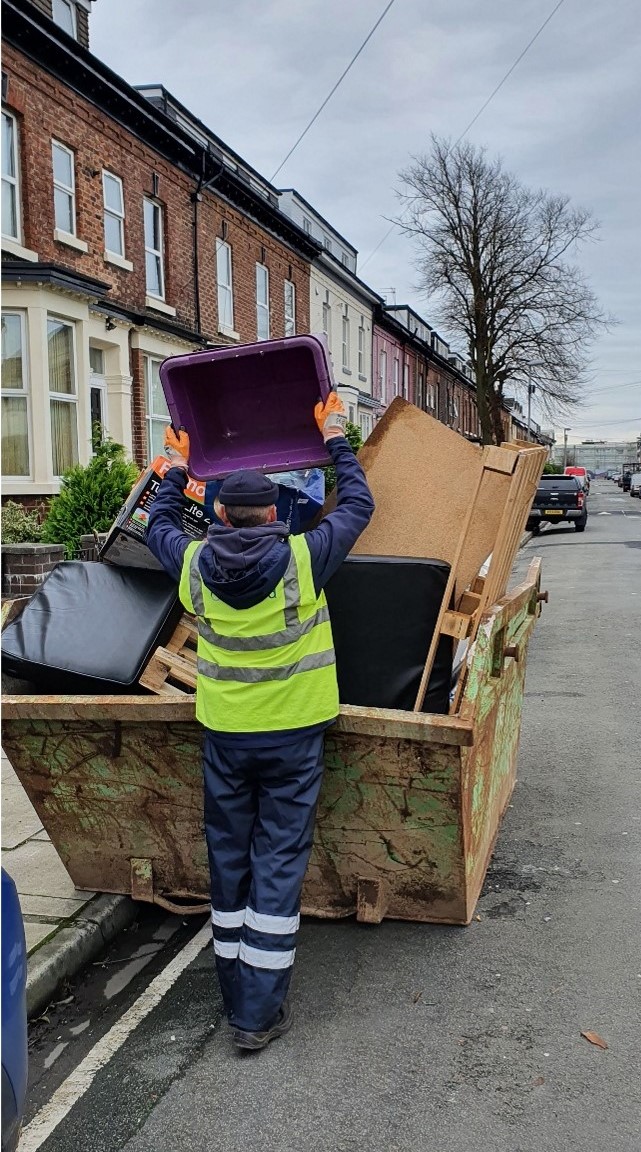 Liverpool community programme cleans up - Onward